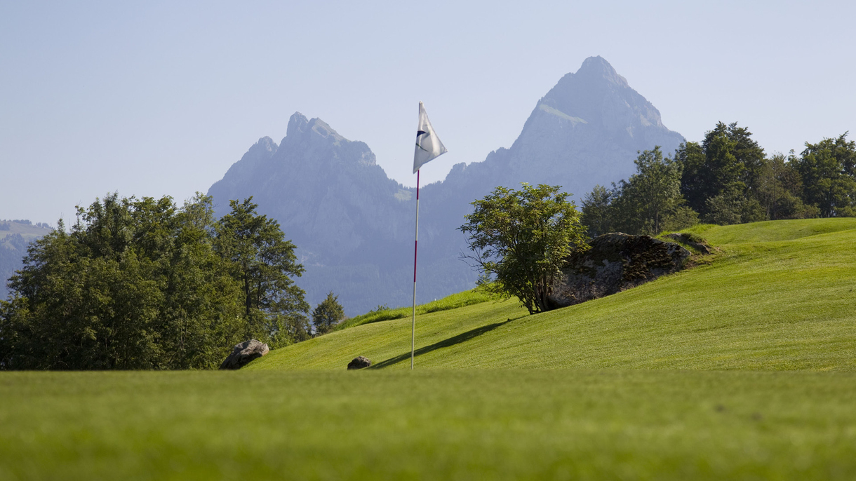 Golfclub Axenstein – Golf mit Seeblick am Vierwaldstättersee